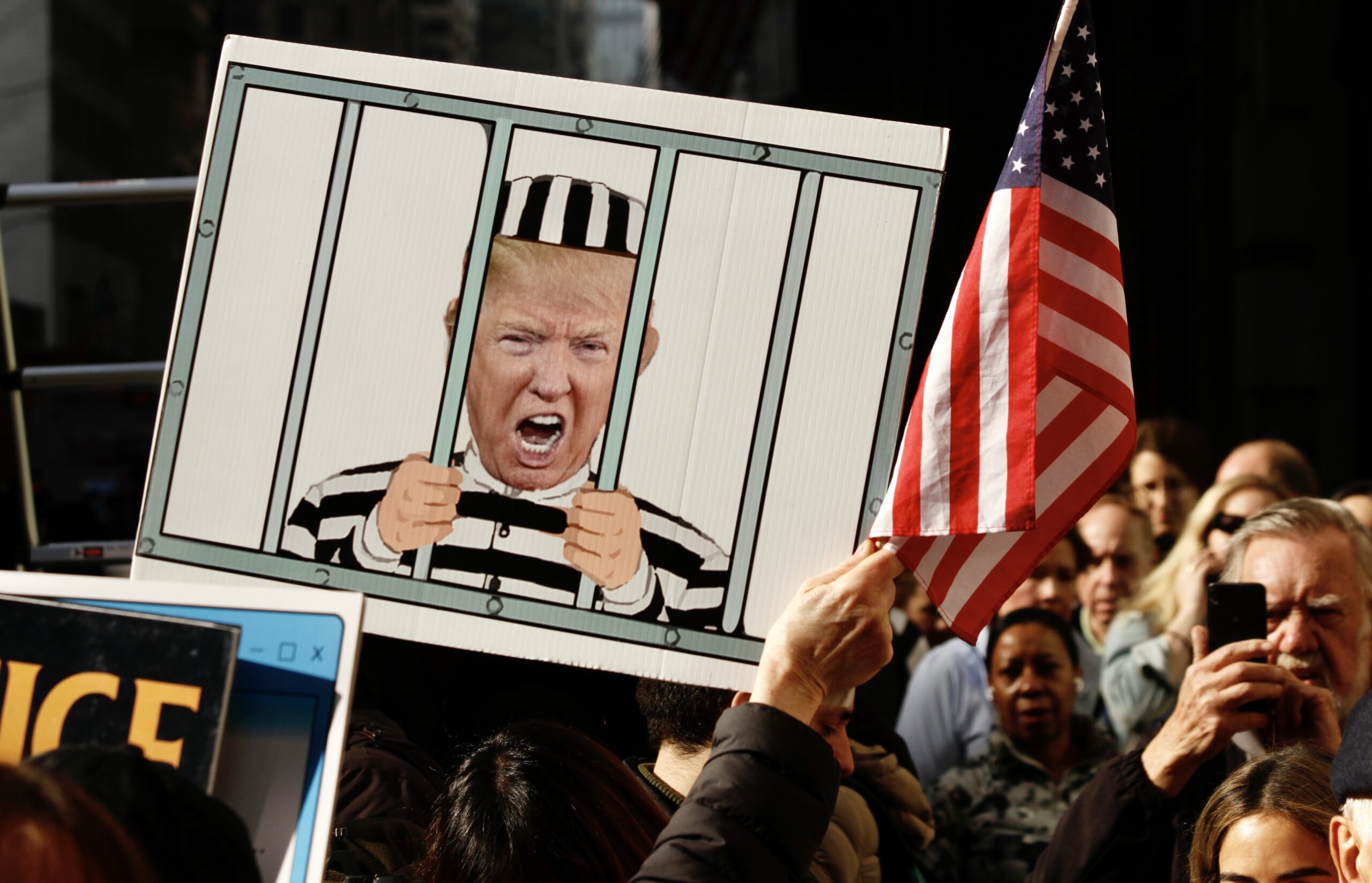 Donald Trump leaves Trump Tower for Manhattan Criminal Courthouse in ...